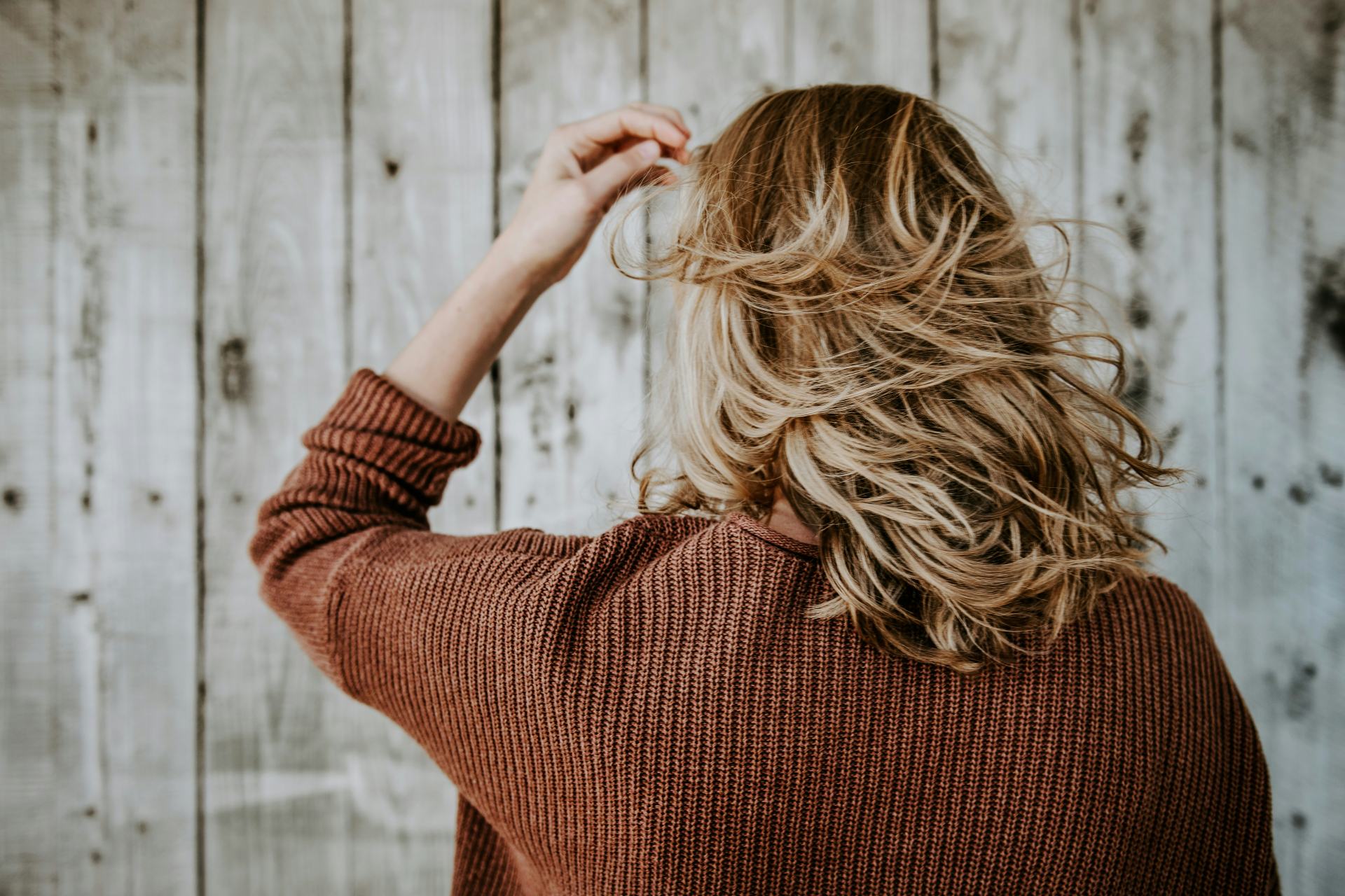 Simple Daily Habits For Healthier, Fuller Hair | British Style Society